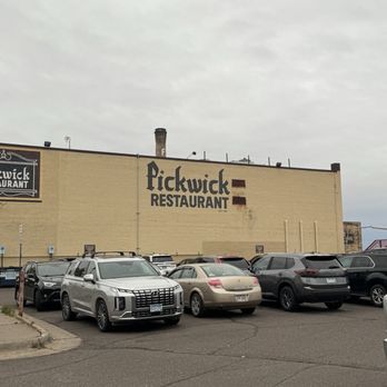 PICKWICK RESTAURANT & PUB - Updated October 2025 - 218 Photos & 253 ...