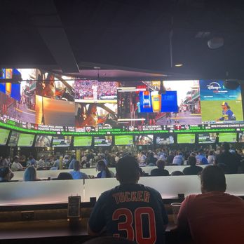 DRAFTKINGS SPORTSBOOK AT WRIGLEY FIELD - Updated October 2025 - 69 ...