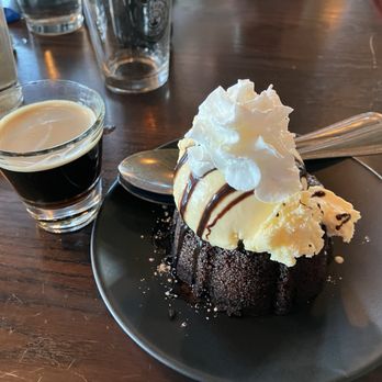 STRAP TANK BREWERY - Updated August 2025 - 584 Photos & 604 Reviews ...