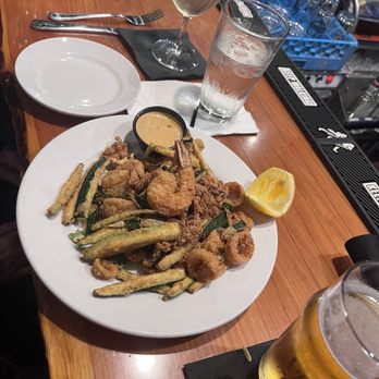 SLANTED TREE KITCHEN & TAPROOM - Updated October 2025 - 635 Photos ...