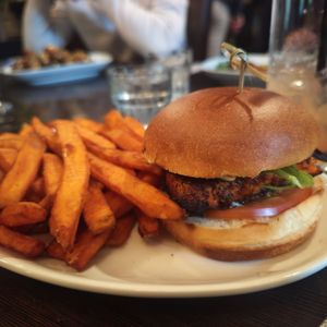 REVIVE BOUTIQUE BISTRO - Updated September 2025 - 14 Photos - 33757 ...