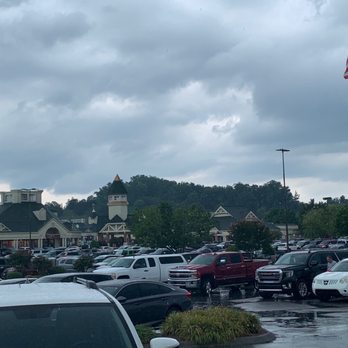 TANGER OUTLETS SEVIERVILLE - Updated May 2025 - 96 Photos & 172 Reviews ...