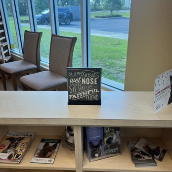 DAMES POINT ANIMAL HOSPITAL - Updated December 2025 - 24 Photos & 16 ...