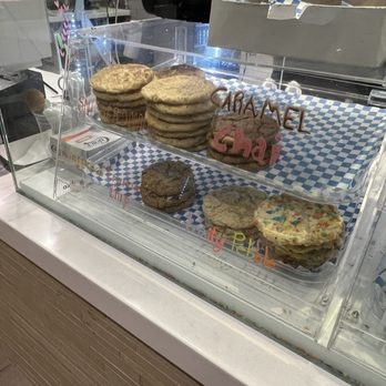 MIDNIGHT COOKIE - Updated October 2025 - 100 Photos & 68 Reviews - 600 ...