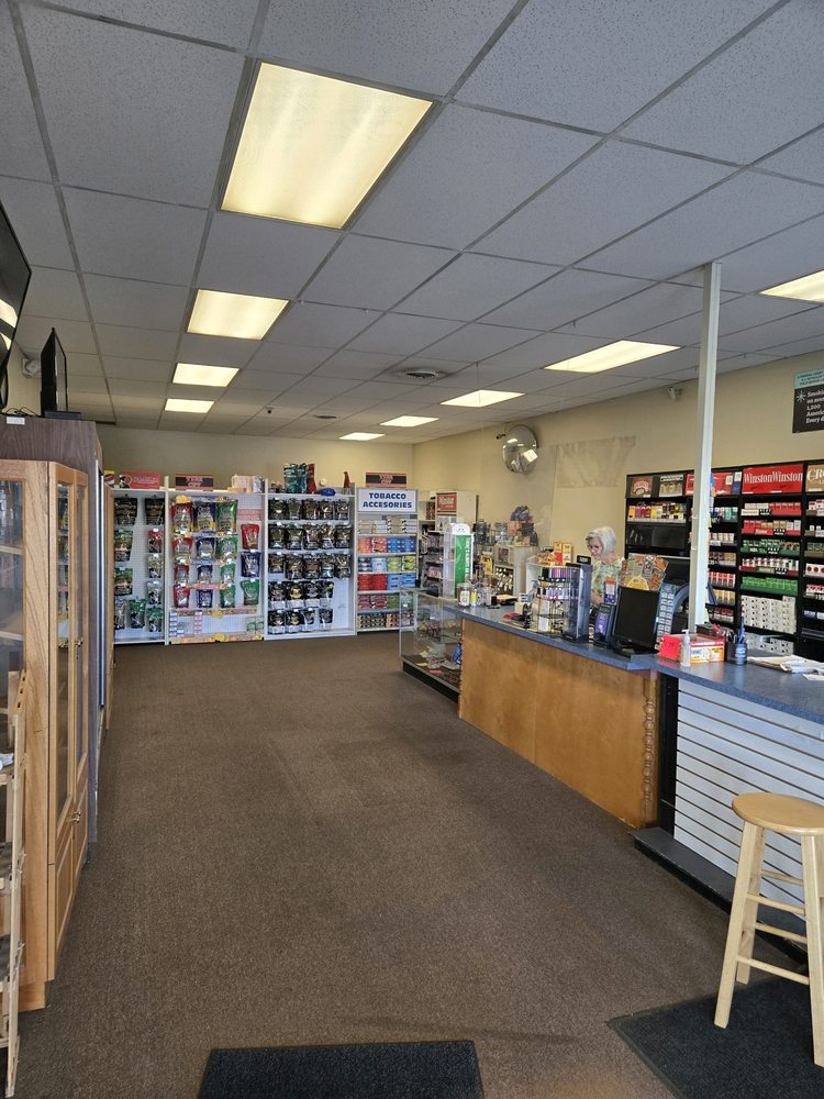 SMOKE 4 LESS - Updated July 2025 - 1664 N Main St, North Canton, Ohio ...