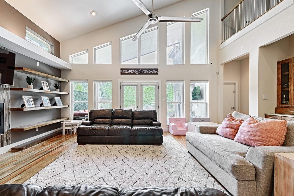 TOWANDA C GAYLE - KRYSTAL WOMBLE ELITE REALTORS - Contact Agent - 40 ...