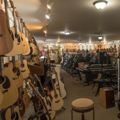 MUSIC OUTLET - Updated September 2025 - 19 Photos & 19 Reviews - 1050 ...