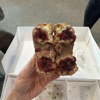 BEACON DOUGHNUTS - Updated July 2024 - 513 Photos & 217 Reviews - 810 W ...