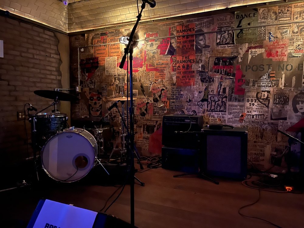 BREAK ROOM 86 - 272 Photos & 651 Reviews - 630 S Ardmore Ave, Los ...