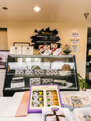 COCOHODO - Updated July 2025 - 70 Photos & 44 Reviews - 4800 Irvine ...