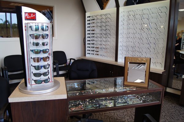 ROBERTS OPTICAL CENTER - Updated December 2025 - 31 Reviews - 23 NE ...