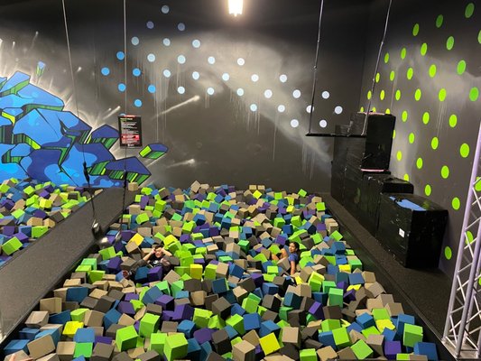 SKY ZONE TRAMPOLINE PARK - Updated April 2025 - 141 Photos & 97 Reviews ...
