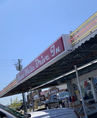 SNOW WHITE DRIVE IN - Updated May 2024 - 73 Photos & 157 Reviews - 1714 ...