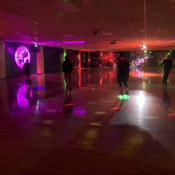 SOUTHGATE ROLLER RINK - Updated March 2025 - 36 Photos & 111 Reviews ...