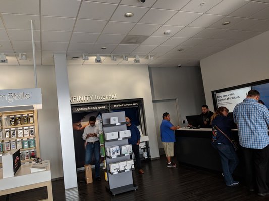 XFINITY STORE BY COMCAST - Updated October 2025 - 28 Photos & 162 Reviews - 1068 E Brokaw Rd ...