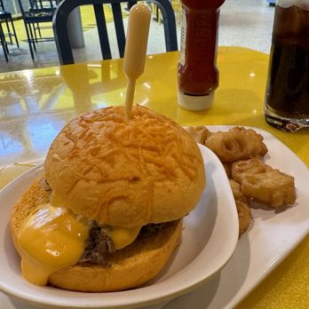 ILLUMINATION’S MINION CAFE - Updated March 2025 - 355 Photos & 84 ...