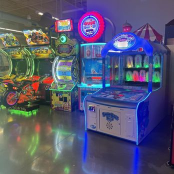 SUBPAR MINIATURE GOLF - 400 Photos & 313 Reviews - 1600 Park St ...