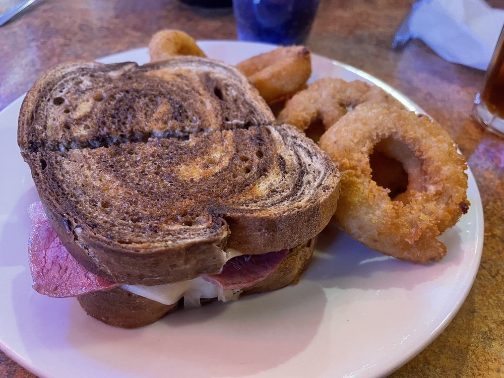 CHATTERBOX TAVERN - Updated December 2025 - 15 Photos & 21 Reviews - 35 ...