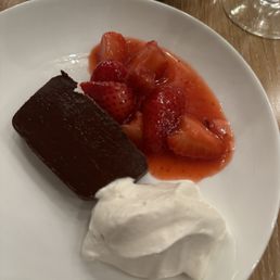 ACACIA MIDTOWN - Updated March 2025 - 86 Photos & 61 Reviews - 2363 ...