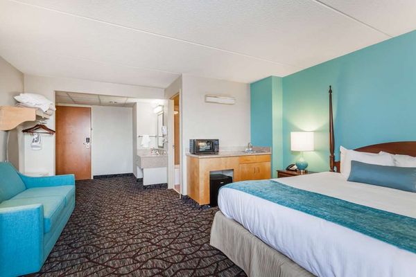 DAYS INN BY WYNDHAM HERSHEY - 66 Photos & 69 Reviews - Hotels - 350 ...