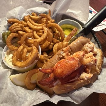 SAM THE CLAM’S PUB & GRUB - Updated October 2025 - 156 Photos & 159 ...