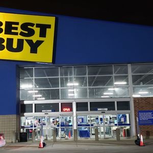 BEST BUY - Updated July 2024 - 16 Photos & 81 Reviews - 7401 Lemont Rd ...