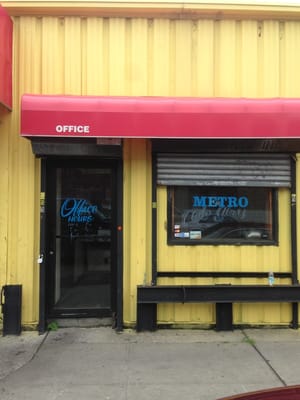 METRO AUTO GLASS - Updated December 2025 - 4600 Metropolitan Ave ...