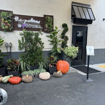 FOOTHILL - Updated April 2025 - 1823 Photos & 1288 Reviews - 2835 E ...