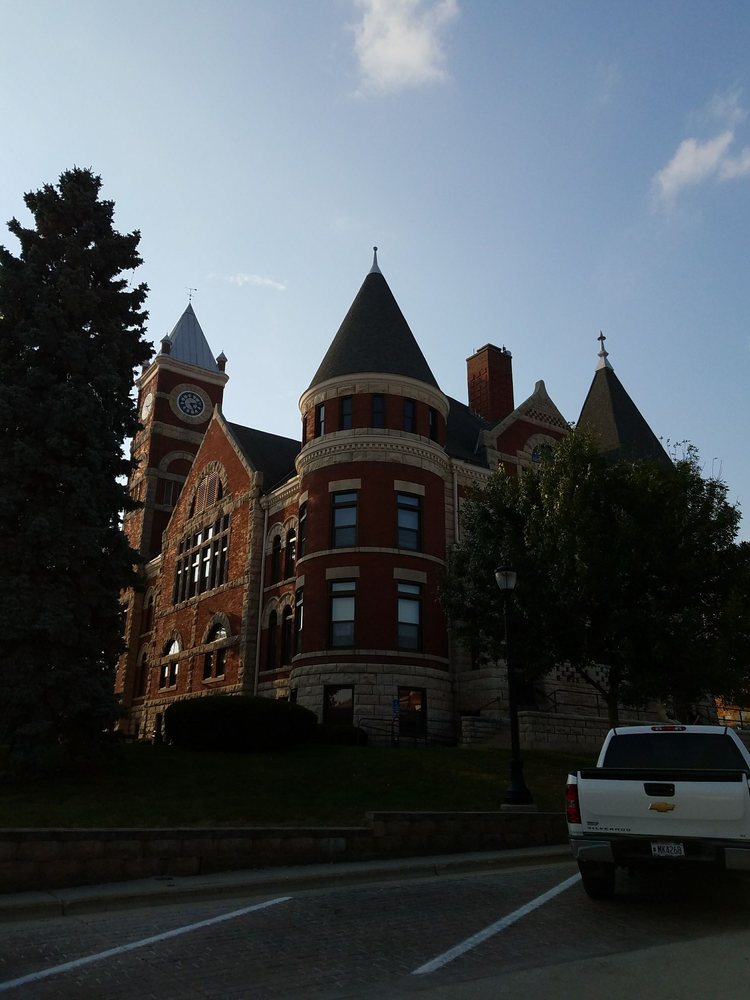 DOWNTOWN HISTORIC COURTHOUSE SQUARE - Updated July 2025 - 15 Photos ...