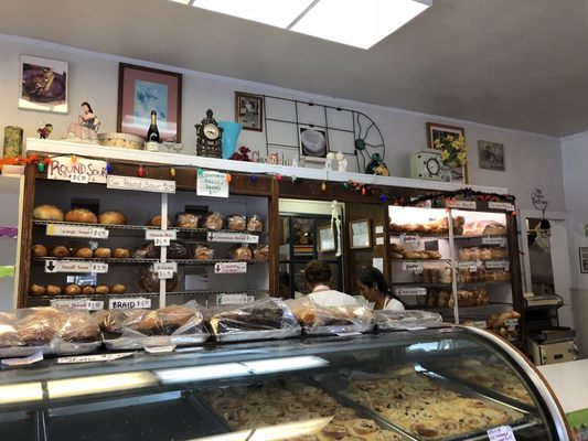 NEW ROMA BAKERY - 140 Photos & 260 Reviews - Donuts - 1800 E St ...