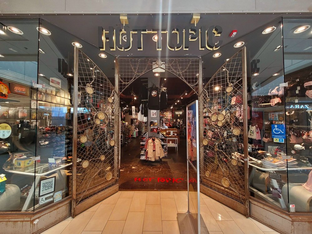 HOT TOPIC - Updated June 2025 - 10 Photos & 21 Reviews - 2525 El Camino ...