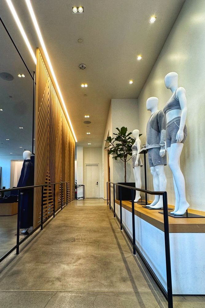 ALO - Updated October 2025 - 26 Photos & 25 Reviews - 3 W Colorado Blvd ...