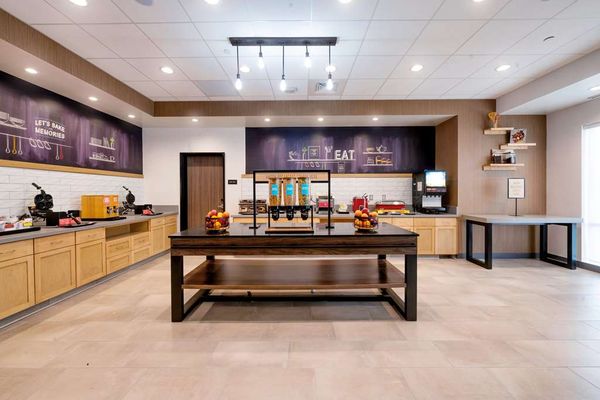 HAMPTON INN NEEDLES - Updated July 2024 - 74 Photos & 18 Reviews - 1803 ...