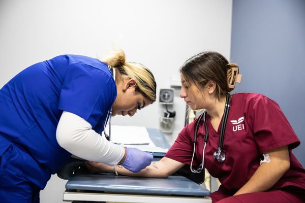 UEI COLLEGE - PHOENIX - Updated December 2025 - 59 Photos & 39 Reviews ...