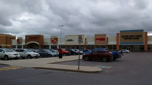 KING’S CROSSING FASHION OUTLETS - Updated April 2025 - 95 Dalton Avenue ...