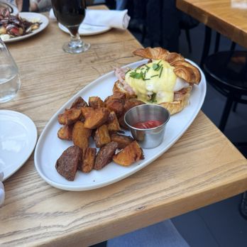 FRENCHIE WINE BISTRO - Updated September 2024 - 420 Photos & 313 ...