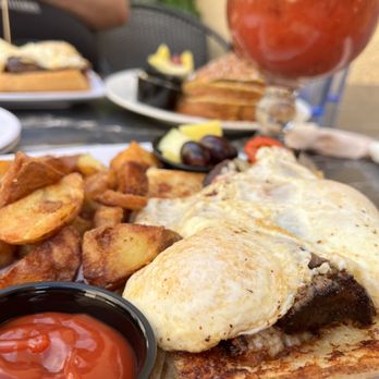 THE PINT HOUSE BAR AND GRILL - Updated June 2024 - 180 Photos & 233 ...