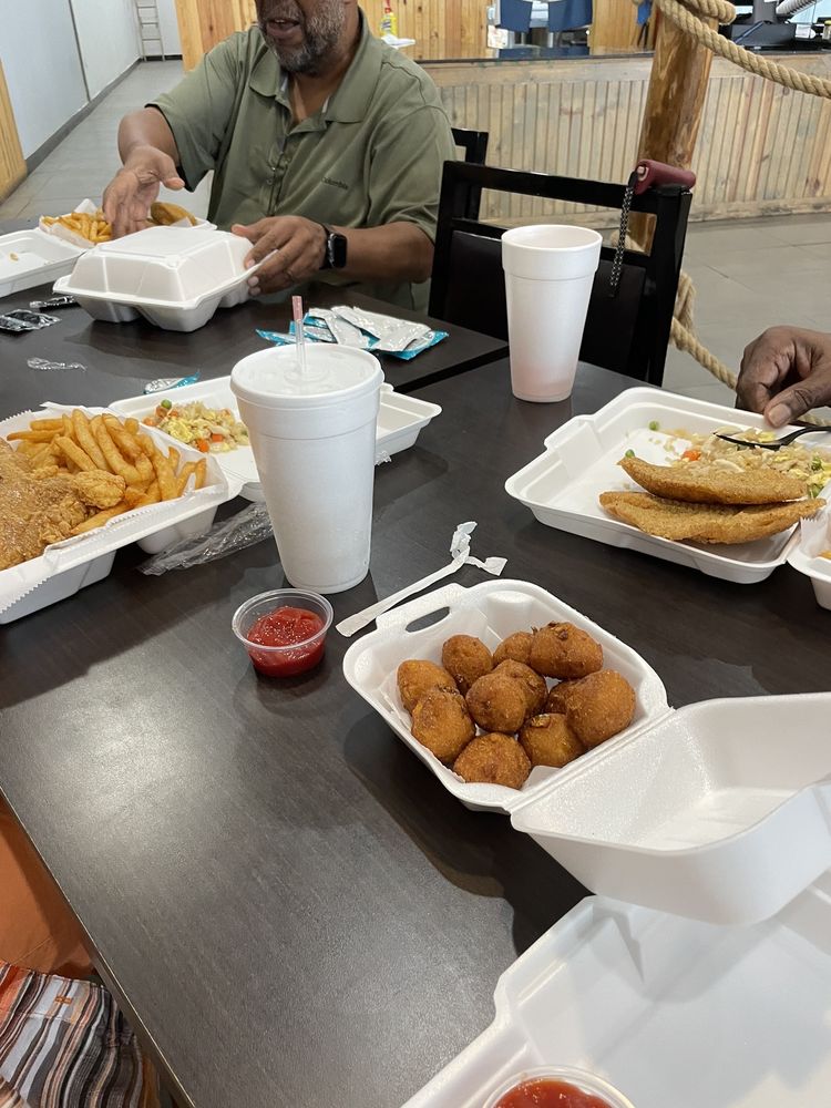 COD TAIL GREENWOOD - 10 Photos - 329 S Carolina 72, Greenwood, South ...