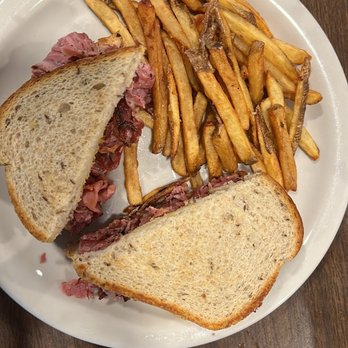 FLAT TIRE DINER - Updated May 2024 - 211 Photos & 191 Reviews - 4700 ...