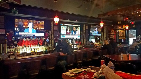 OAKWOOD BAR & GRILL - Updated July 2025 - 75 Photos & 144 Reviews ...