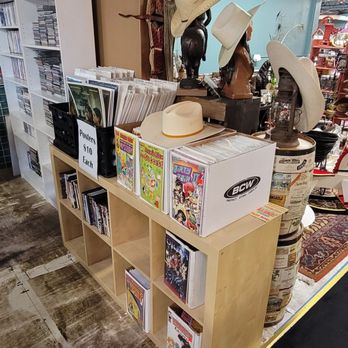 JUNKEE CLOTHING EXCHANGE - Updated March 2025 - 526 Photos & 395 ...