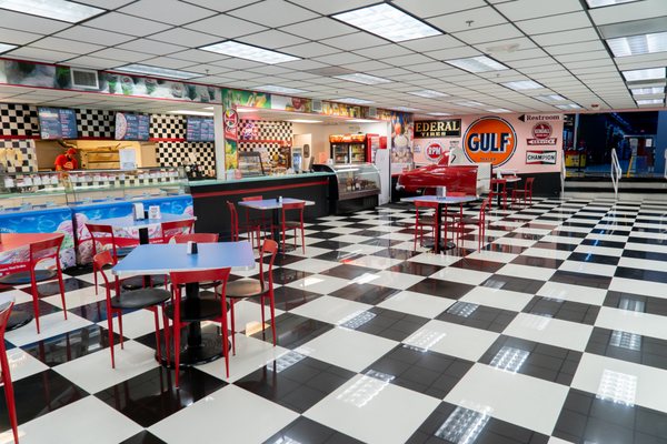 AMERICAN CLASSICS DINER AT DEZERLAND PARK MIAMI - 14401 NE 19th Ave ...