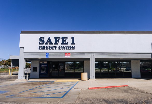 SAFE 1 CREDIT UNION - Updated December 2025 - 25 Photos - 1092 W Kern ...