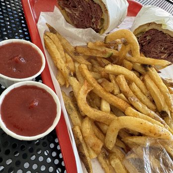 DAGLAS DRIVE IN - Updated October 2024 - 489 Photos & 830 Reviews ...