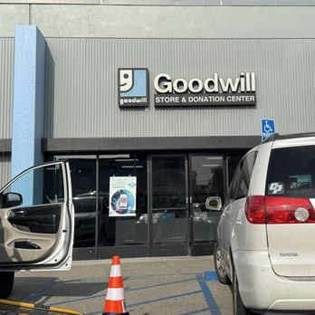 GOODWILL SOUTHERN CALIFORNIA RETAIL STORE & DONATION CENTER - Updated ...