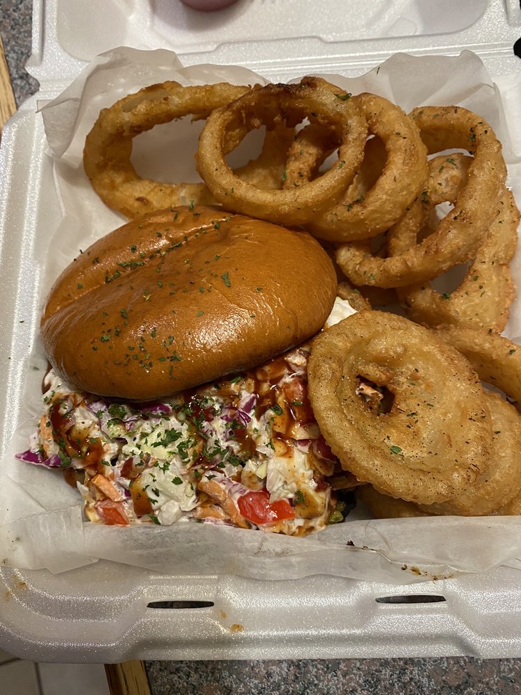 RED SHAMROCK - Updated July 2025 - 10 Photos & 12 Reviews - 21 Mill St ...