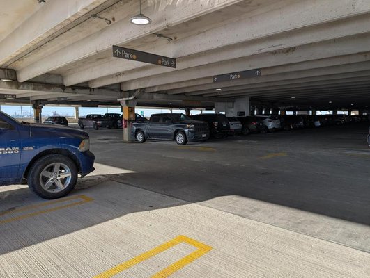 PREFLIGHT AIRPORT PARKING - Updated December 2025 - 161 Photos & 520 ...