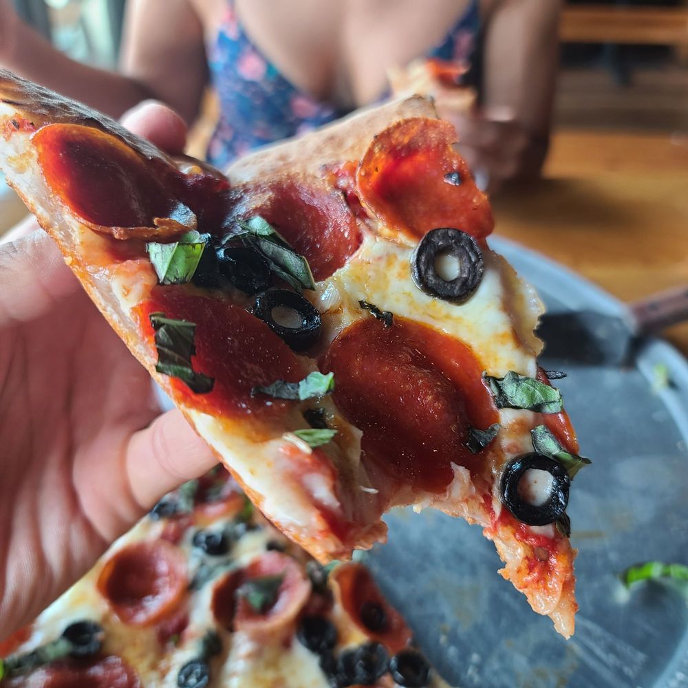 AVIATOR PIZZA & DRAFTHOUSE - Updated June 2024 - 157 Photos & 277 ...