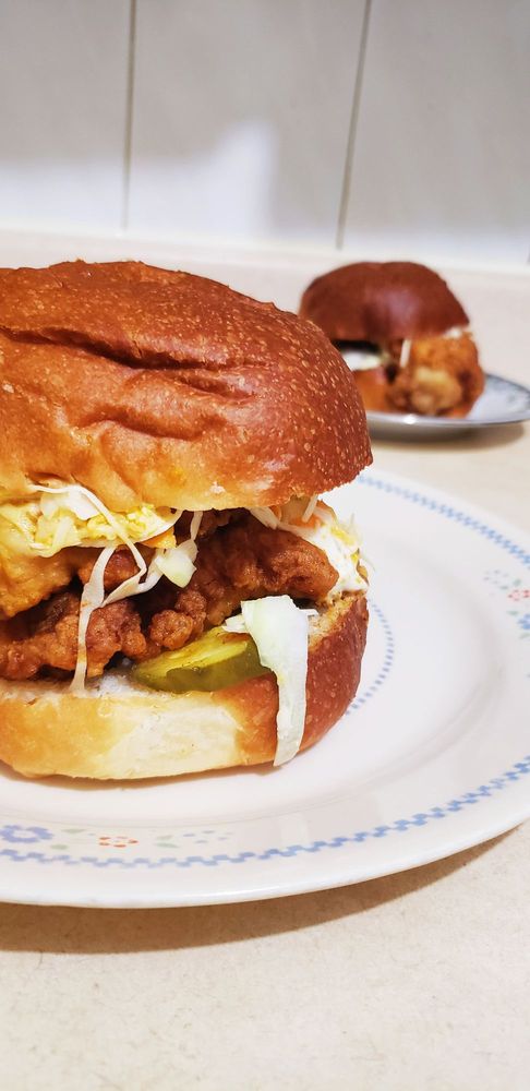 PG CLUCKS - Updated June 2024 - 224 Photos & 203 Reviews - 610 College ...