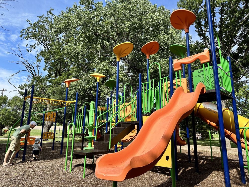 SCOTLAND PARK - Updated September 2025 - 32 Photos - 1500 N 1st St ...